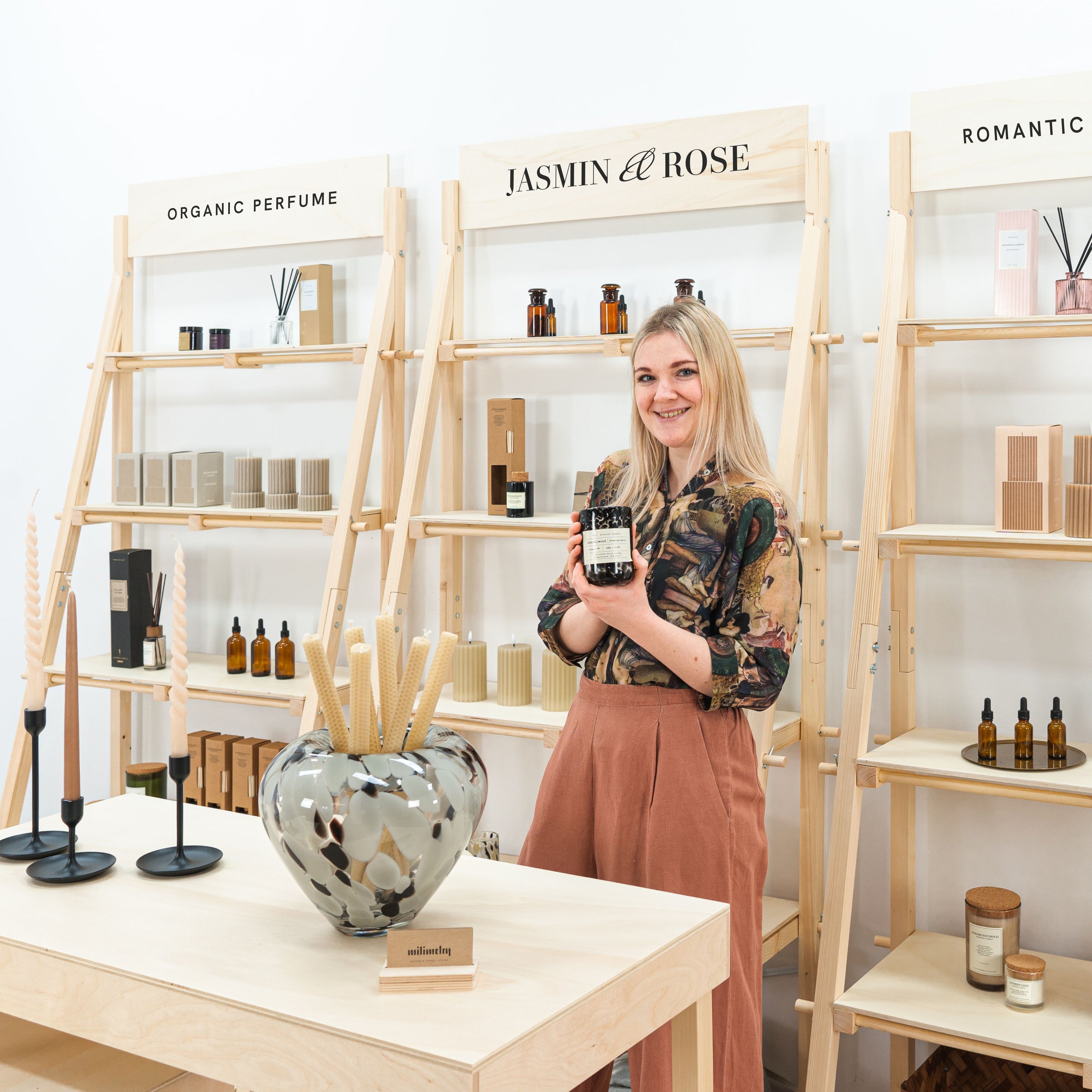 SET California: Total shop fixture, tables VC-15-NT & shelves VS-05-NT ...