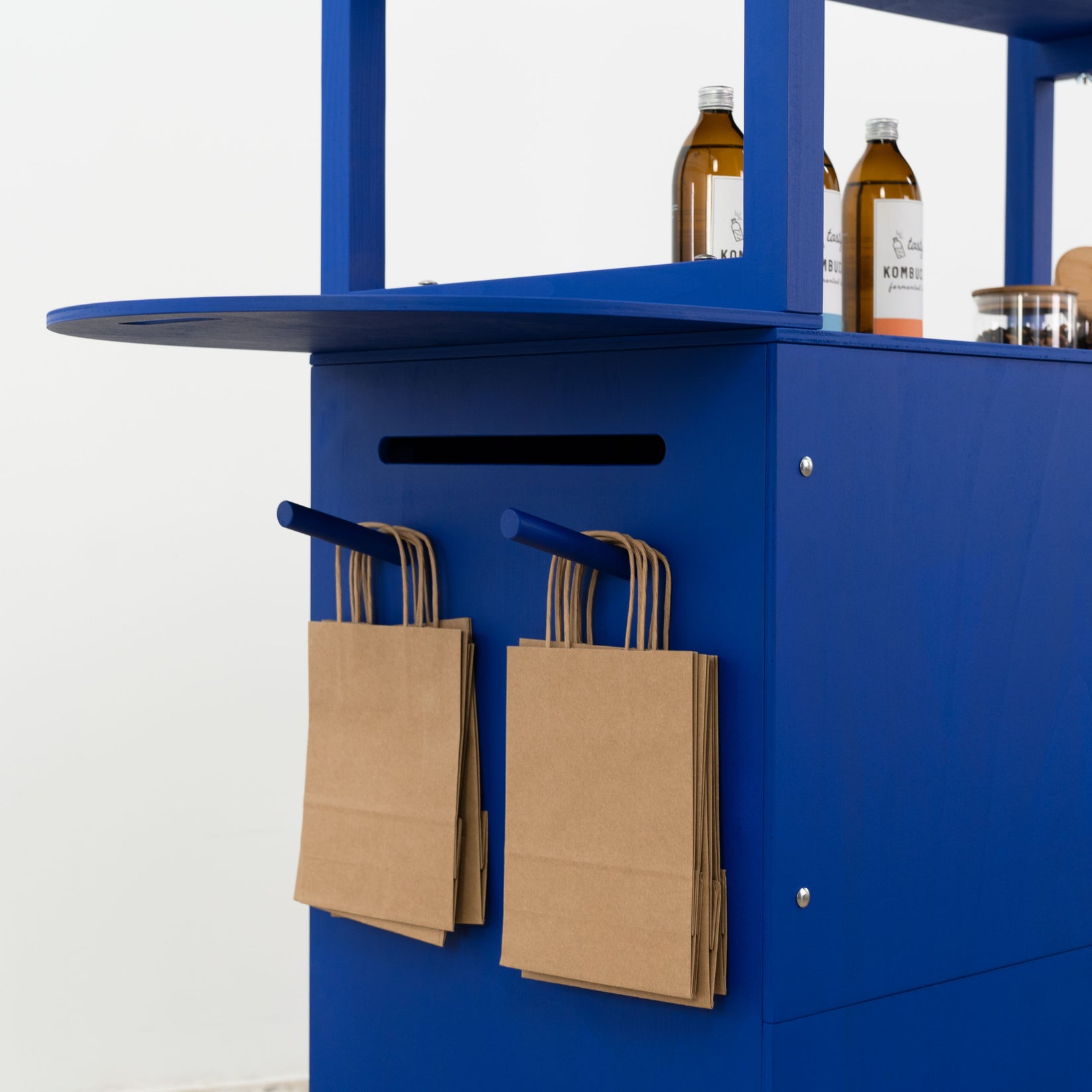 Mobile bar VC-12-W-ML | custom color – Milimetry