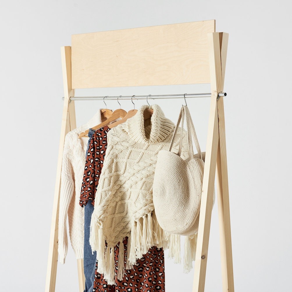 Portable wooden garment rack VR-02-NT with custom logo board | pop up ...